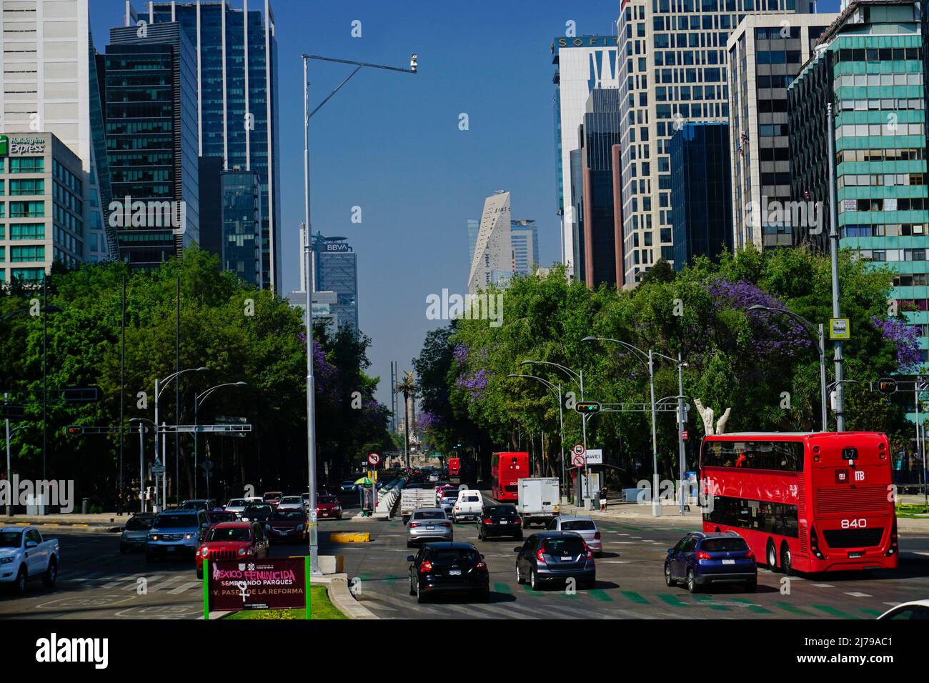 Metrobus Turibus on Avenida Paseo de la Reforma, Mexico City, Mexico ...