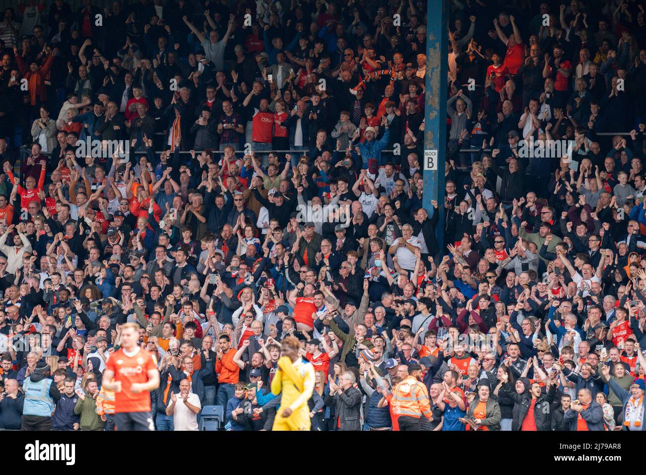 Luton town fans hi-res stock photography and images - Alamy