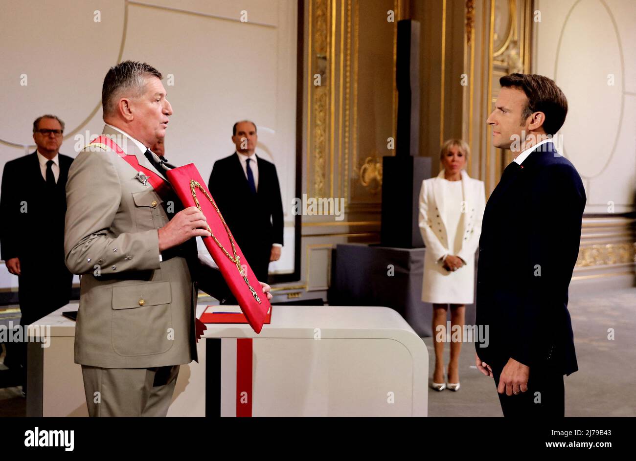 General Benoît Puga presents the insignia of Grand Master of the Legion ...