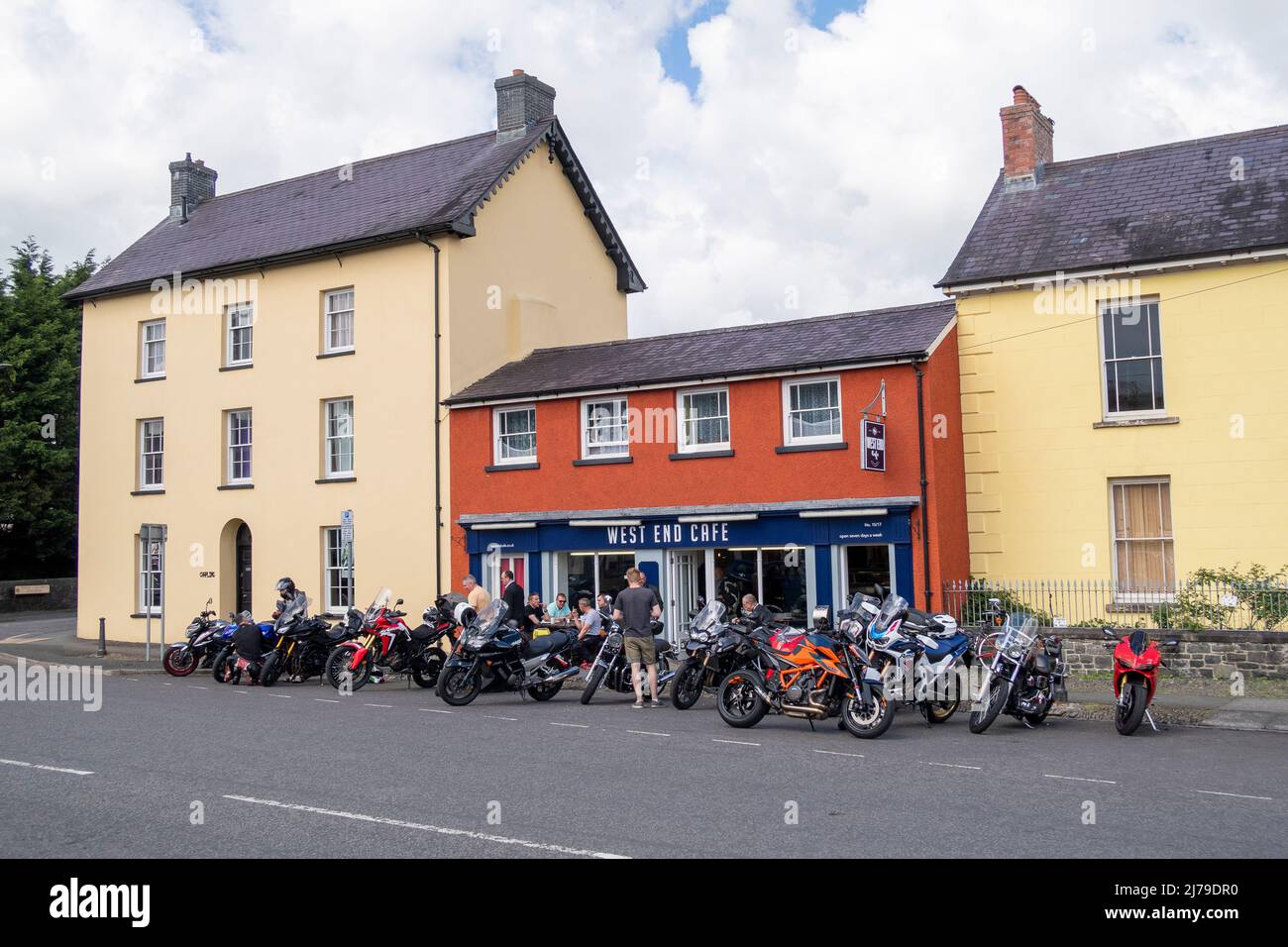 Llandovery cafe hi-res stock photography and images - Alamy