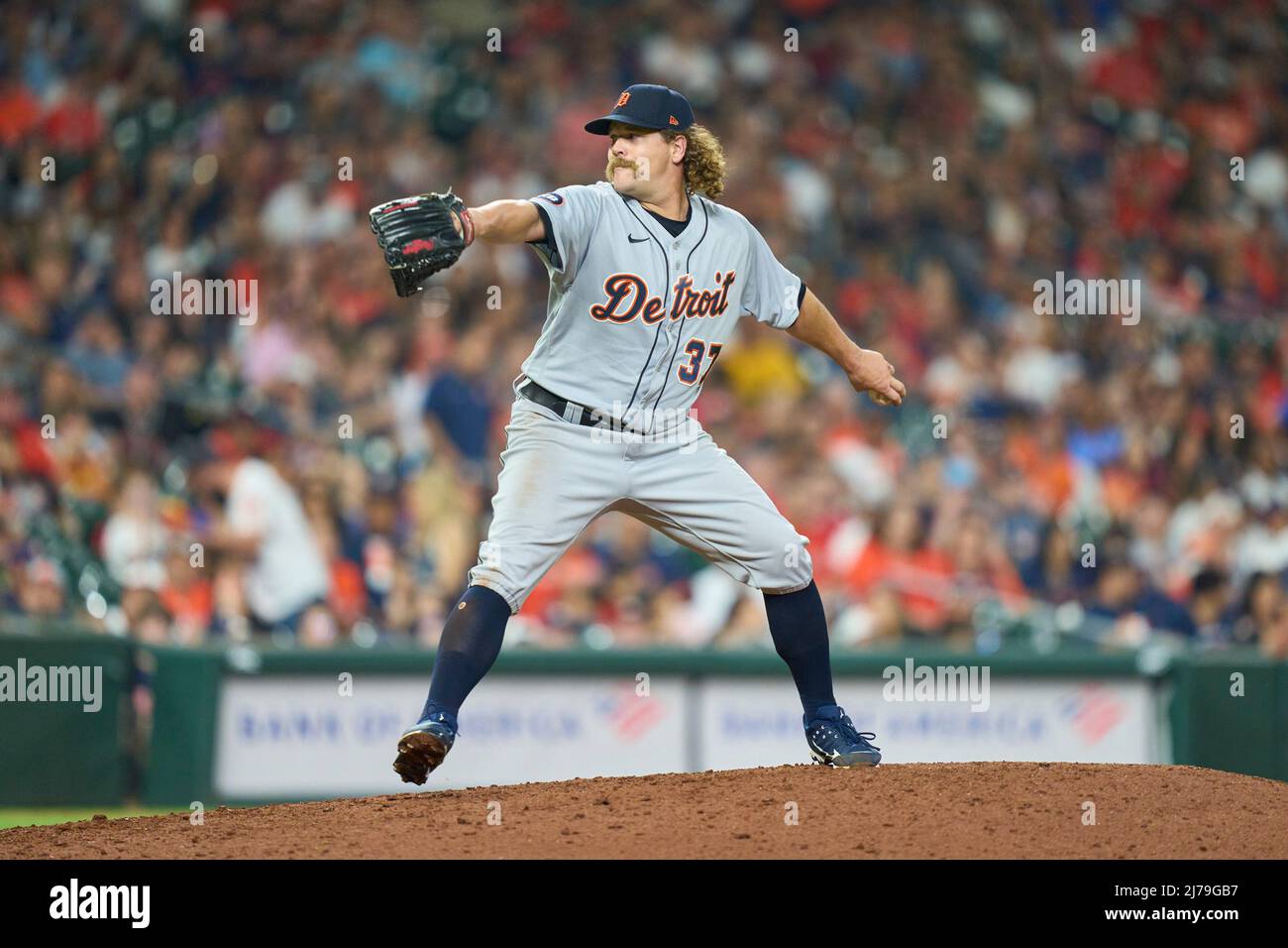 May 6 2022: Detroit pitcher Andrew Chafin (37) throws a pitch during ...