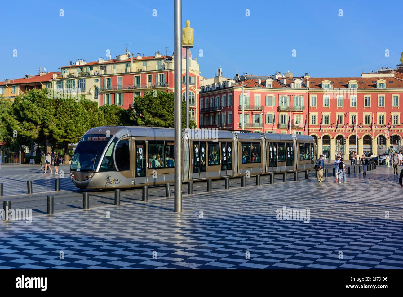 Nizza, moderne Straßenbahn, Linie 1, Massena // Nice, Modern Tramway ...