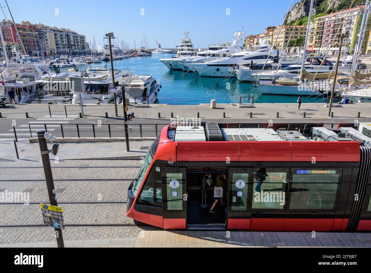 Nizza, moderne Straßenbahn, Linie 2, Port Lympia // Nice, Modern ...