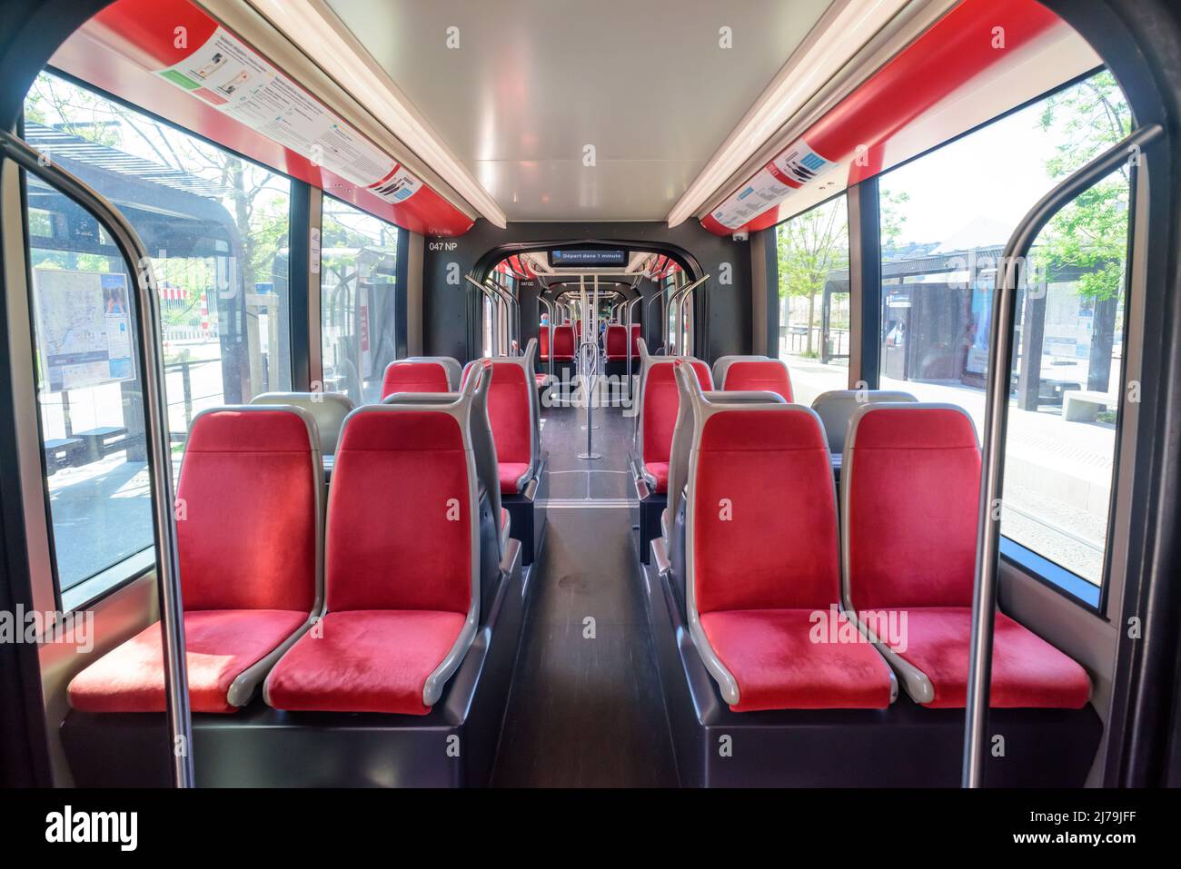 Nizza, moderne Straßenbahn, Linie 2 // Nice, Modern Tramway, Line 2 ...