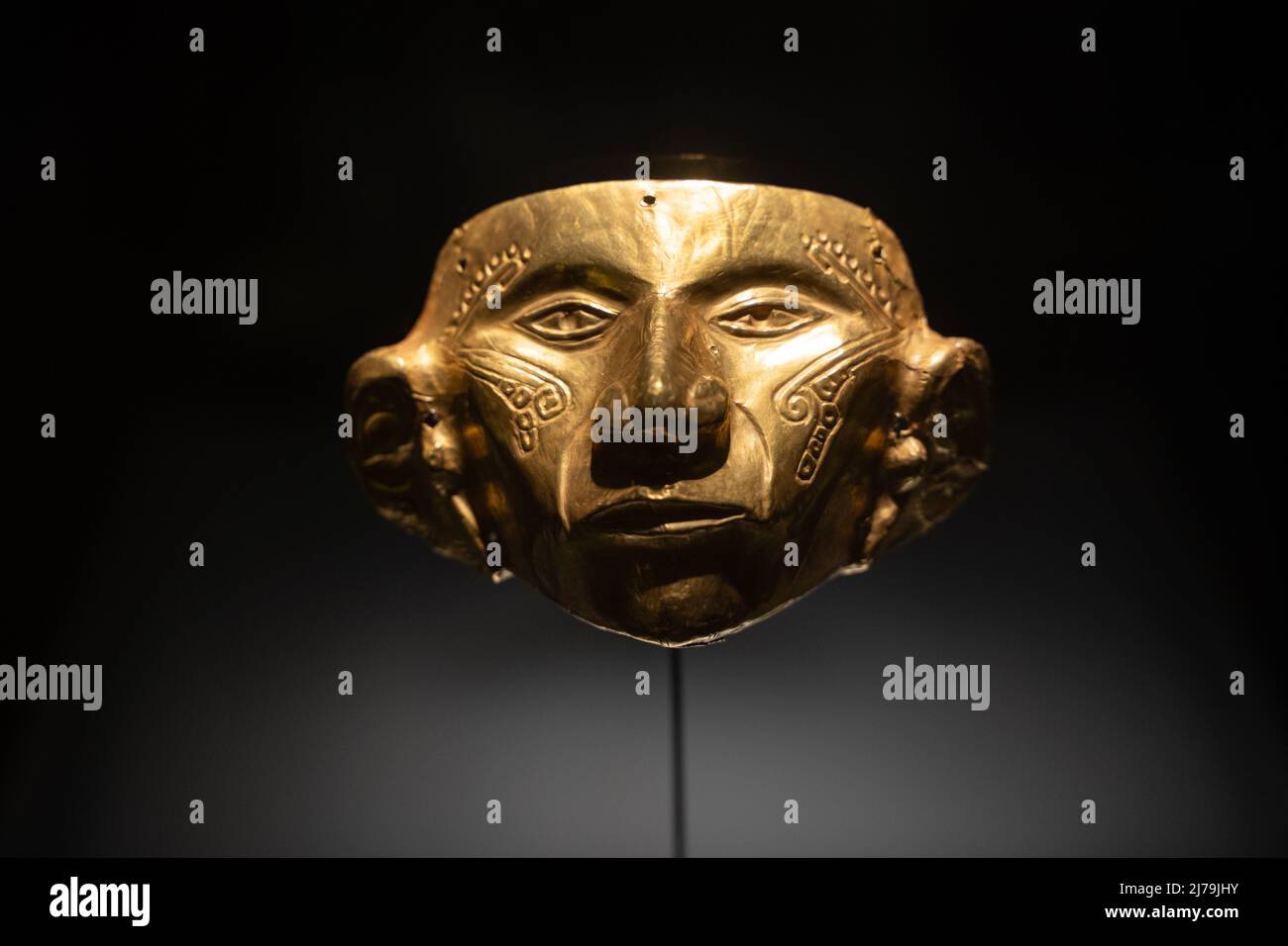 Inca mask hi-res stock photography and images - Alamy