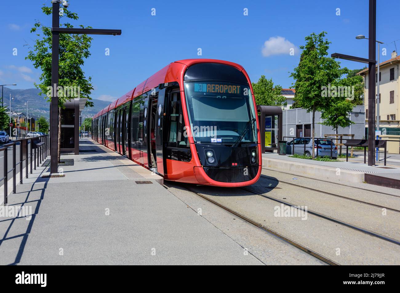 Nizza, moderne Straßenbahn, Linie 3, Saint-Isidore // Nice, Modern ...