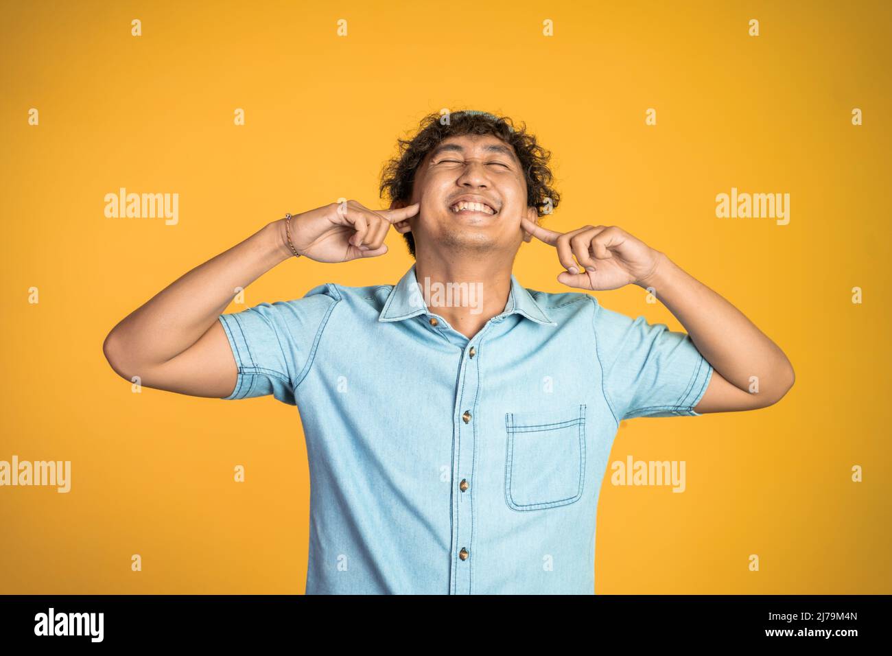 Refuse to hear hi-res stock photography and images - Alamy