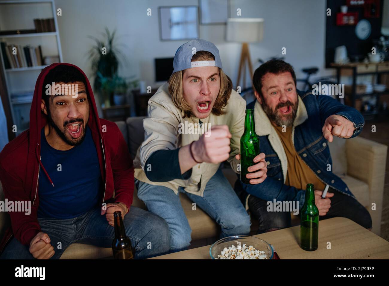 Sport football celebrating smiling hi-res stock photography and images ...