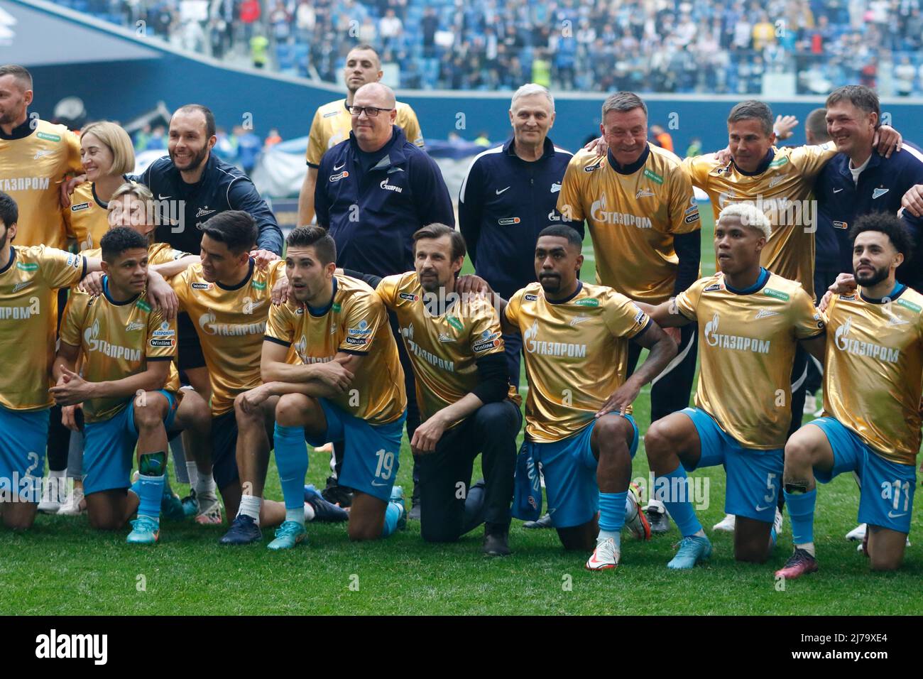 Zenit saint petersburg team group hi-res stock photography and images ...