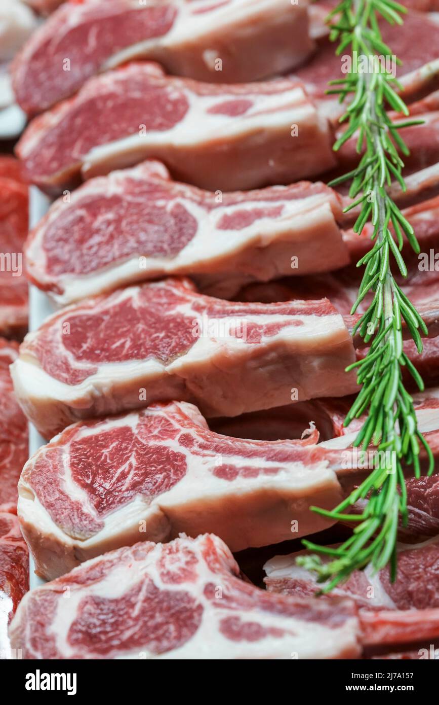 Row raw lamb chop hi-res stock photography and images - Alamy