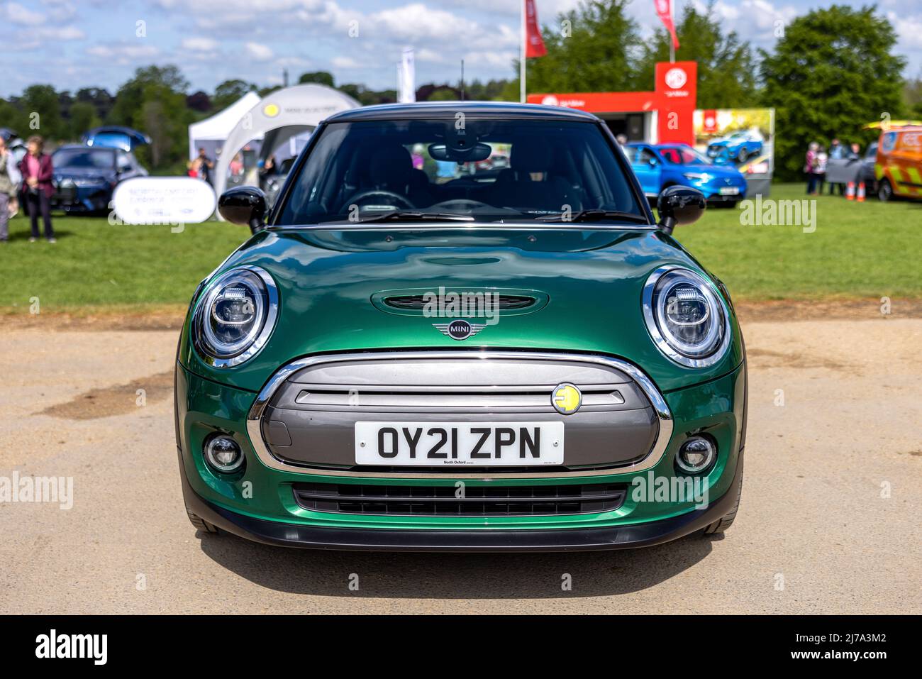 Bmw mini cooper s hi-res stock photography and images - Alamy