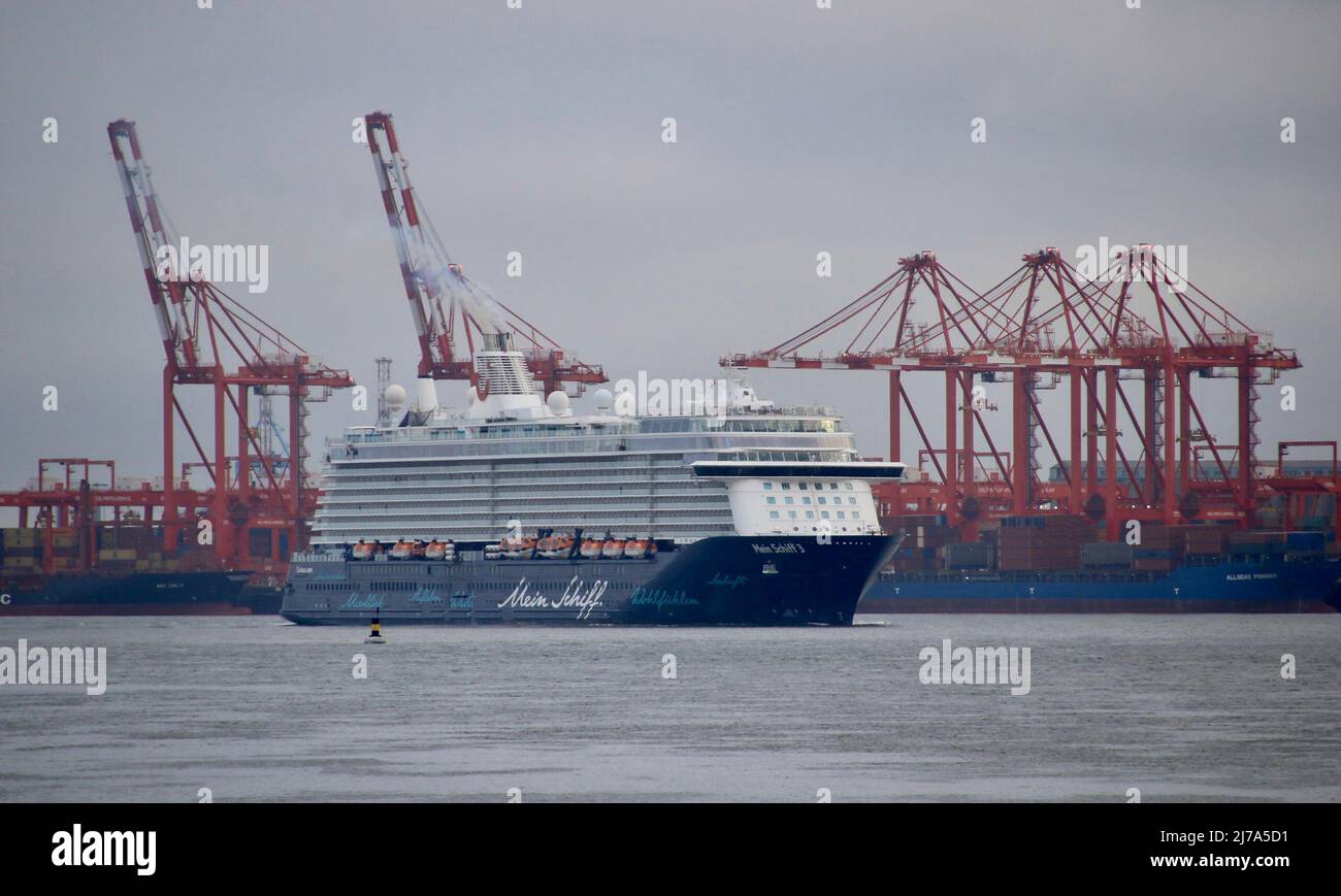 Cruises and navy Stock Photo - Alamy