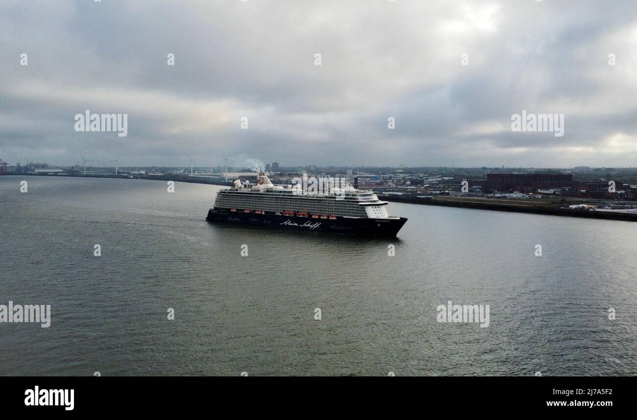 Cruises and navy Stock Photo - Alamy