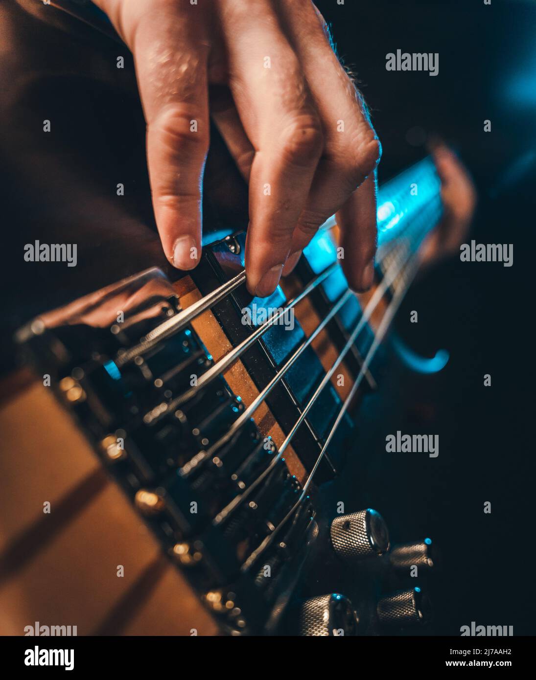 Closeup of performer hi-res stock photography and images - Alamy