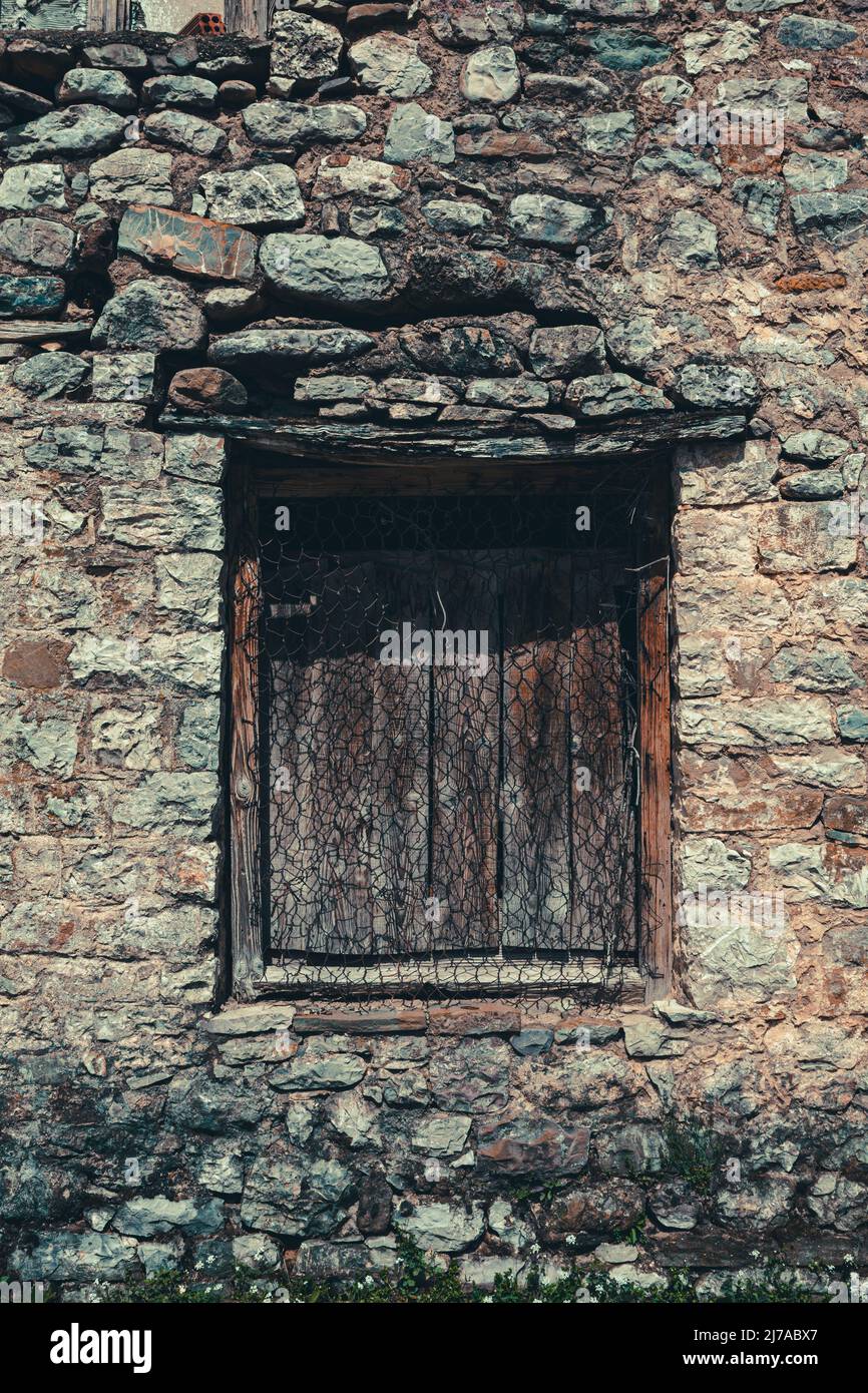 Traditional stone house hi-res stock photography and images - Alamy