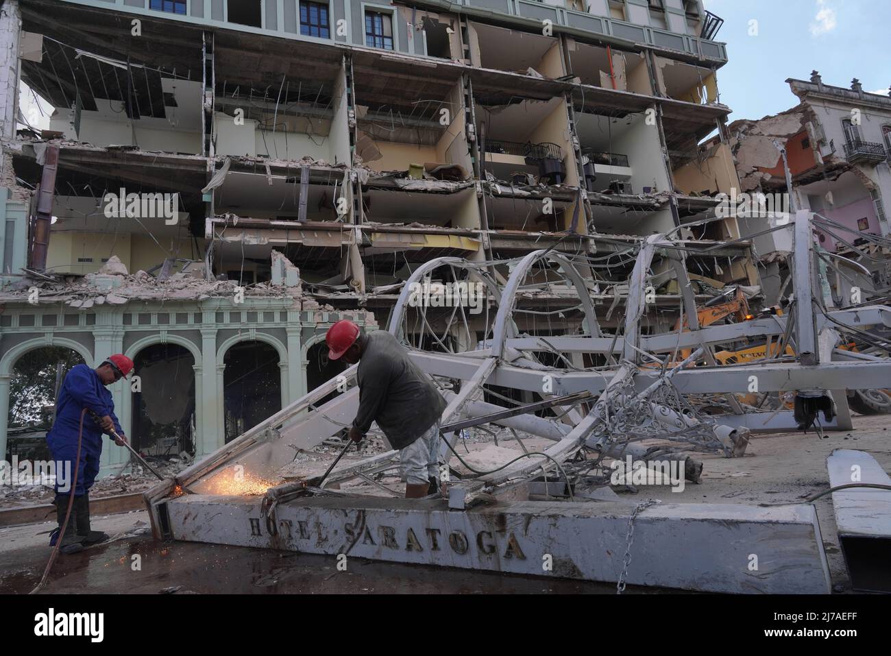 Cuba hotel explosion hi-res stock photography and images - Alamy