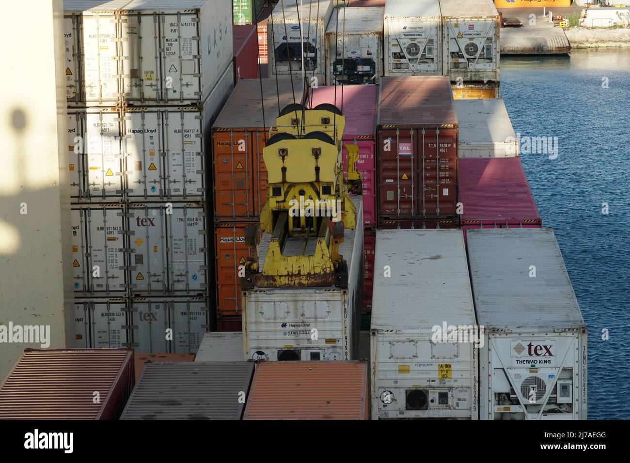 Container spreader crane hi-res stock photography and images - Alamy