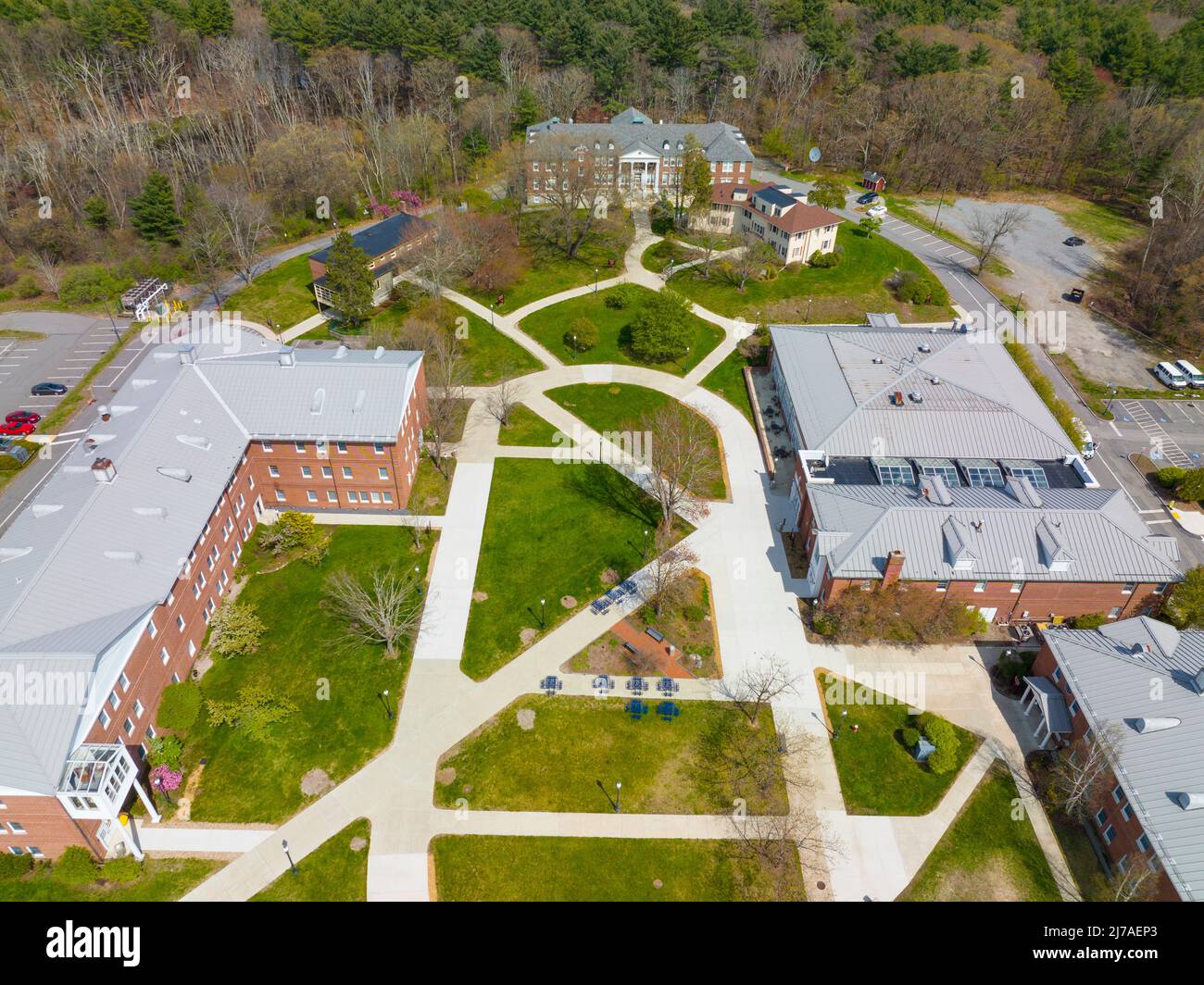 Middlesex community college campus hi-res stock photography and images ...