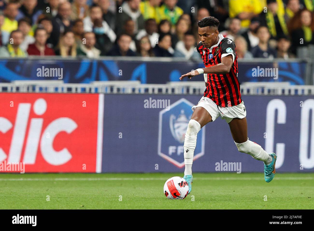 SAINT-DENIS, FRANCE - MAY 7: Hicham Boudaoui of OGC Nice during the ...