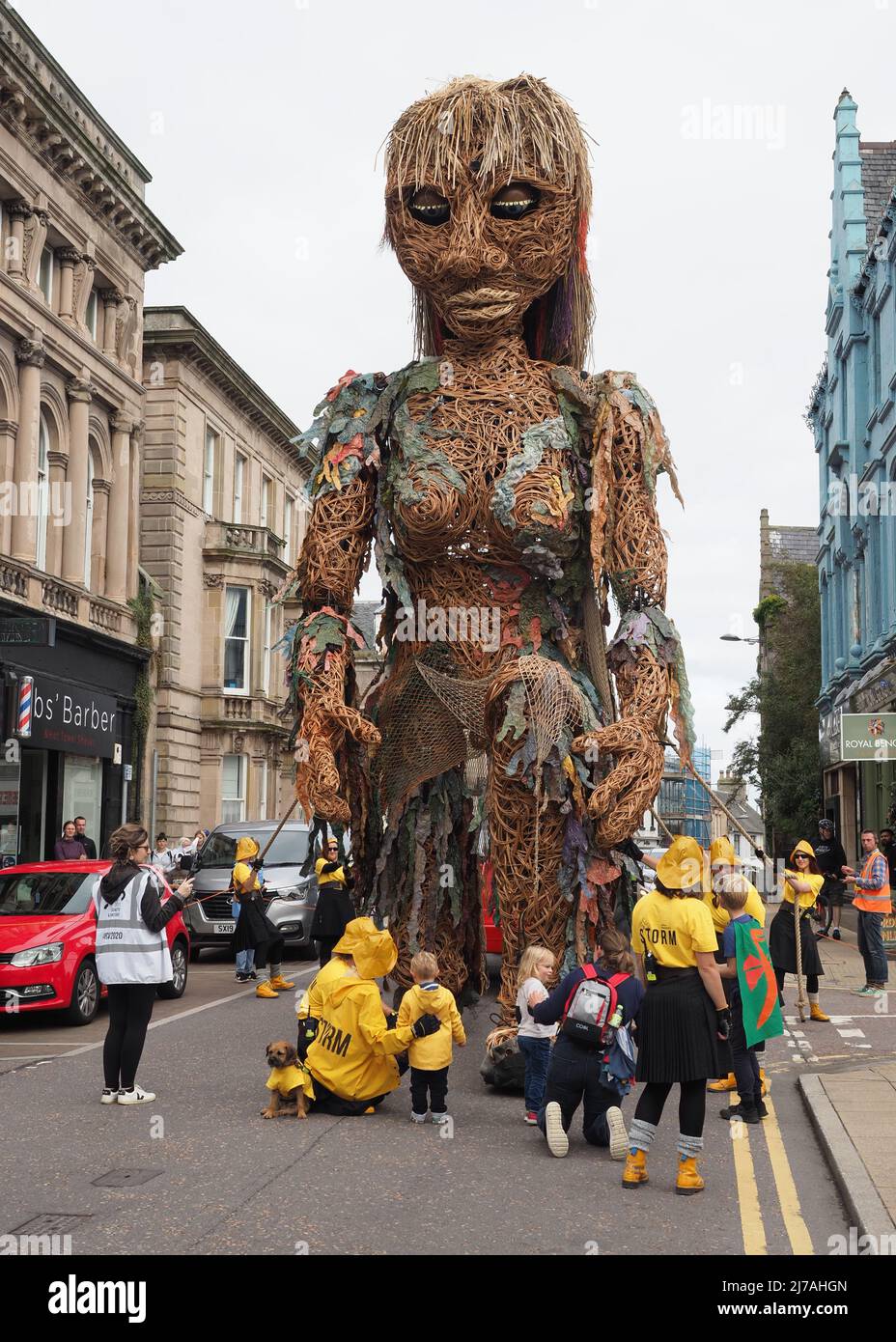 Storm, mythical sea goddess,10m tall mechanical puppet, kneeling down ...