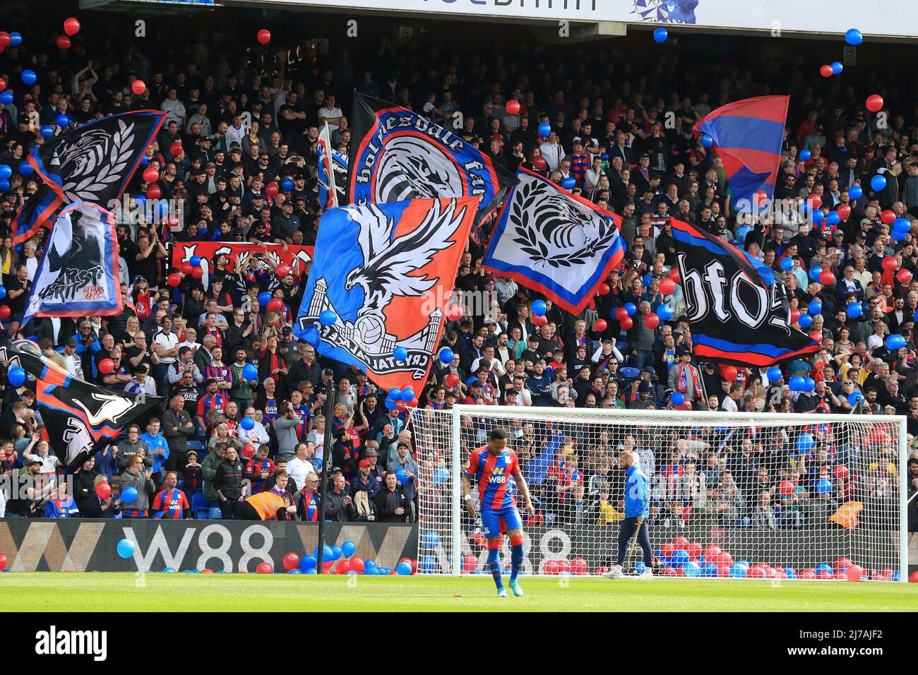 Crystal Palace fans wave flags and banners prior to kick off Stock ...