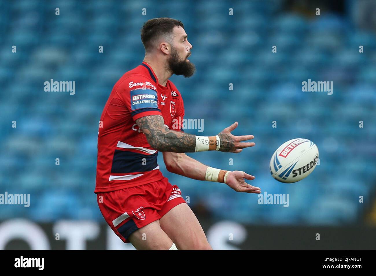 Will Dagger #19 of Hull KR passes the ball Stock Photo - Alamy