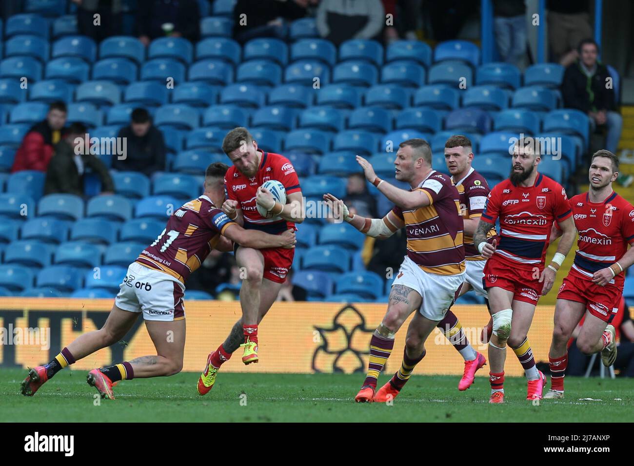 Ethan Ryan #23 of Hull KR challenges the Huddersfield defence Stock ...