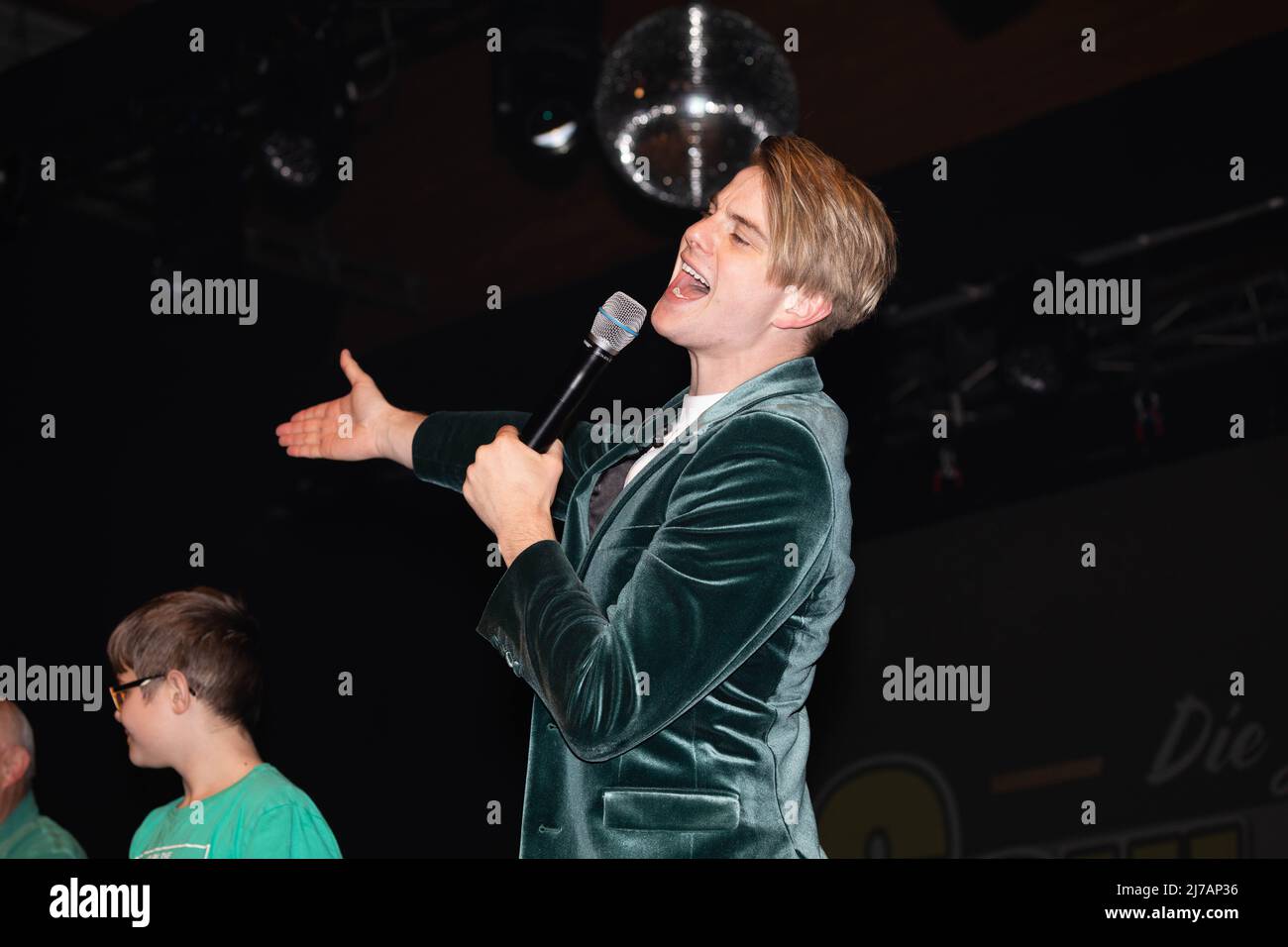 Vincent Gross bei "Die große Schlager-Hitparade" in der Messehalle ...