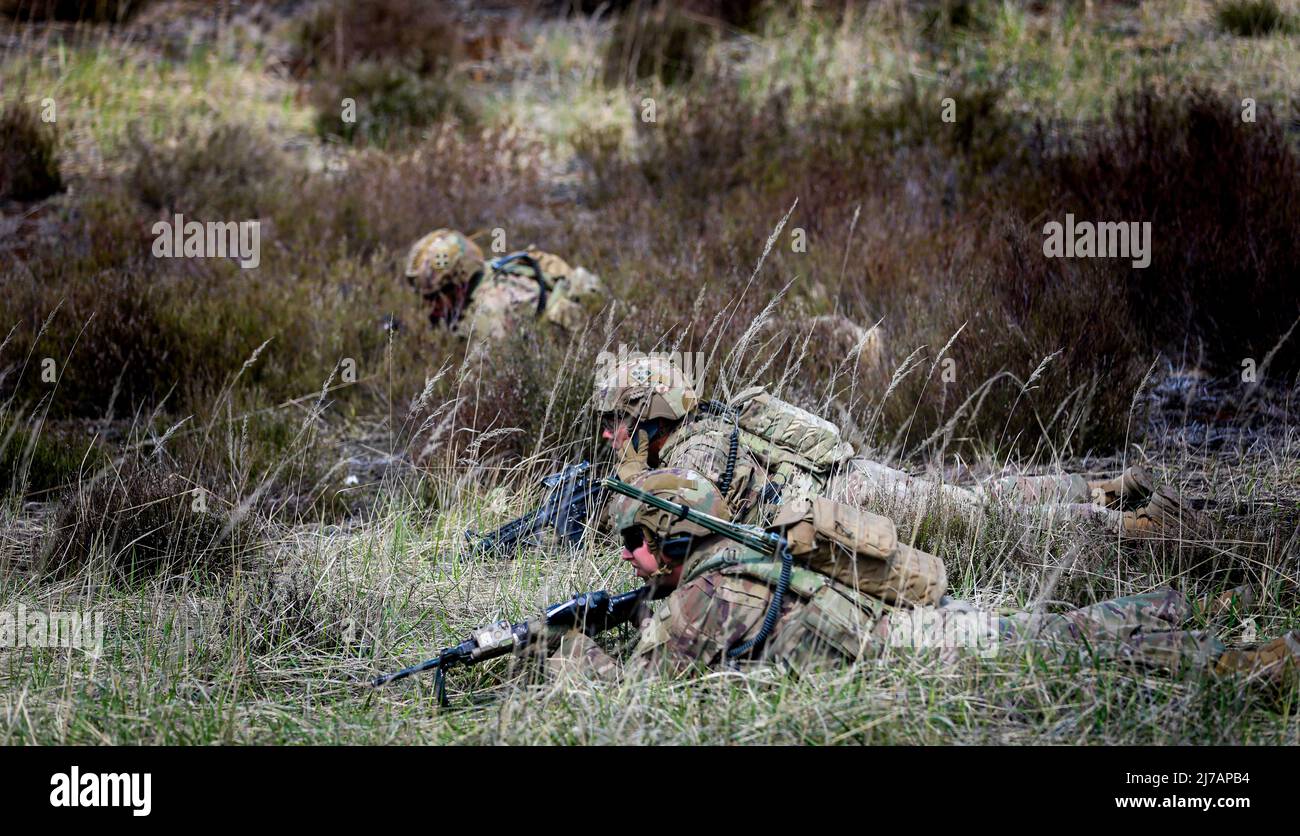 U.S. Soldiers assigned to the 1st Battalion, 8th Infantry Regiment, 3rd ...