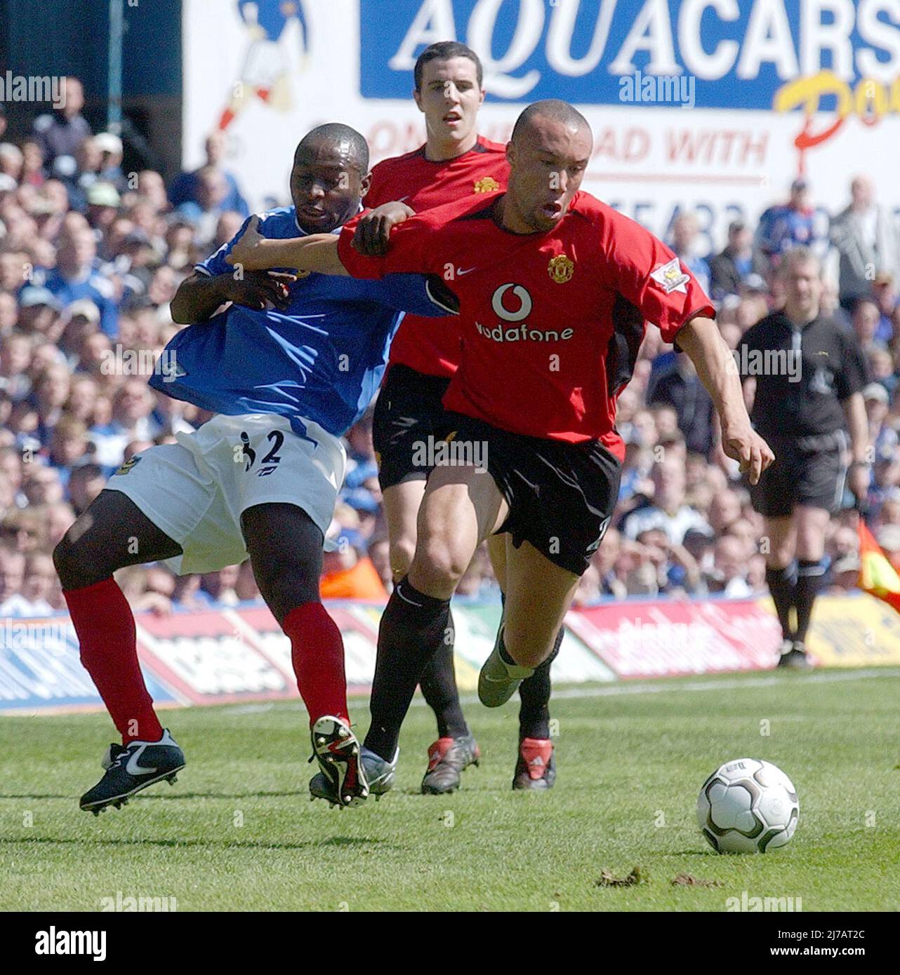 PORTSMOUTH V MAN UNITED MIKAEL SILVESTRE HOLDS OFF LUA LUA . PIC MIKE ...
