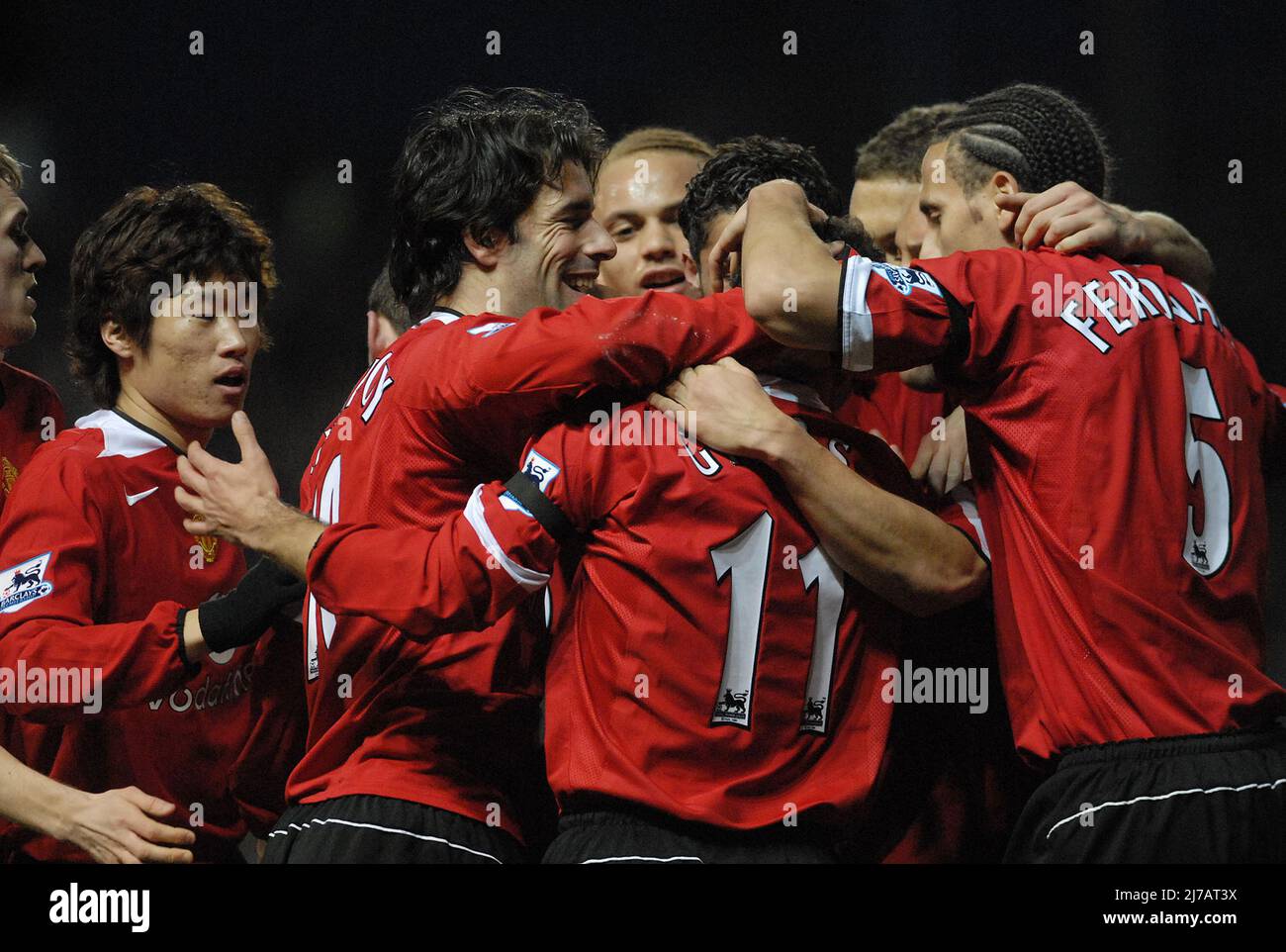 Portsmouth v Man Utd. Score - Van Nistelrooy celebrates after scoring ...