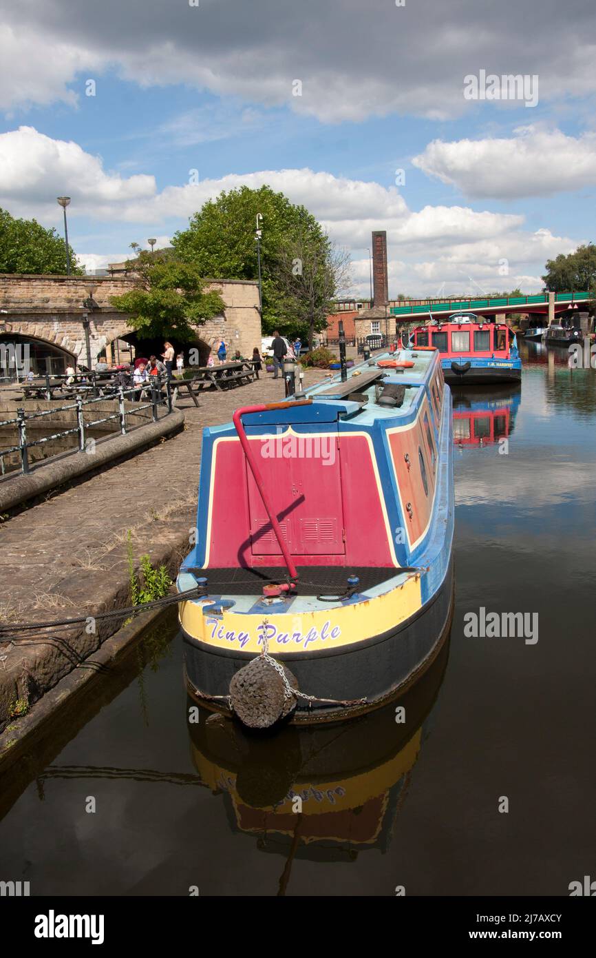 Victoria Quays, Sheffield & Tinsley rejuvenated canal basin, Sheffield ...