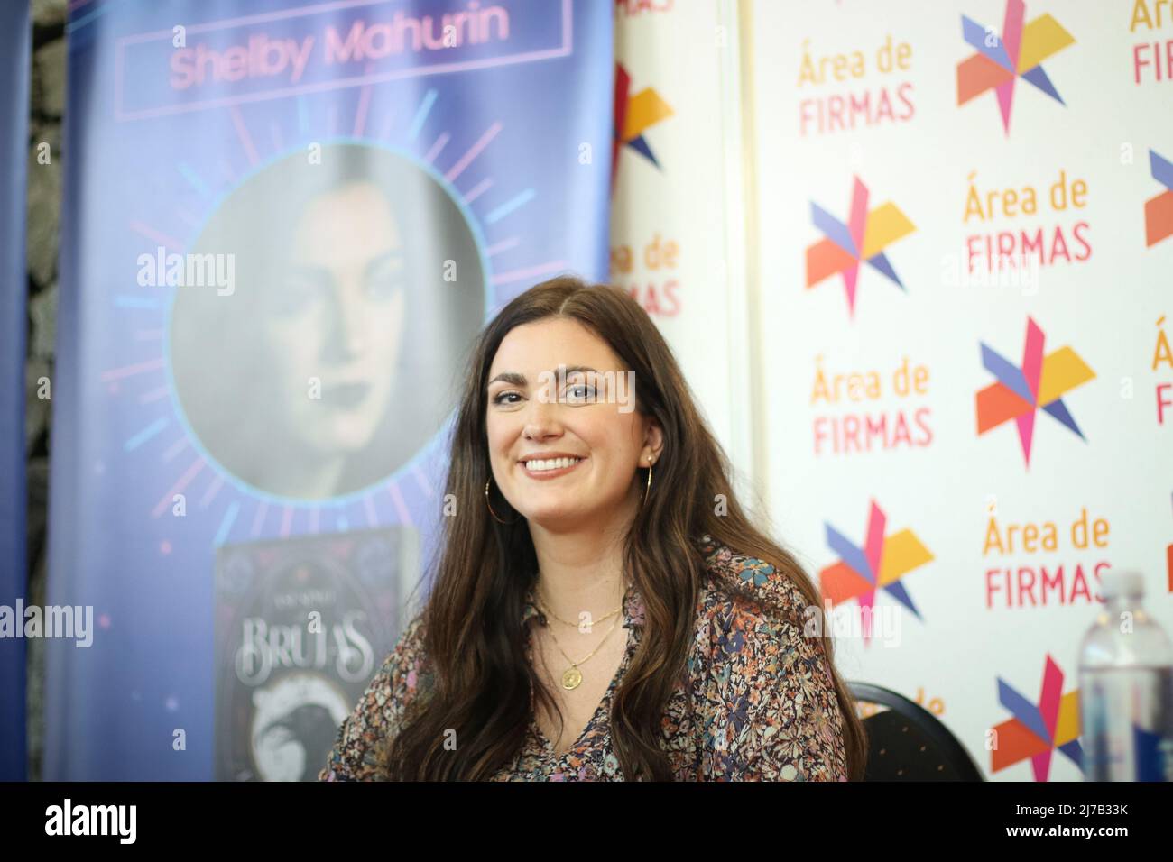 Shelby mahurin hi-res stock photography and images - Alamy