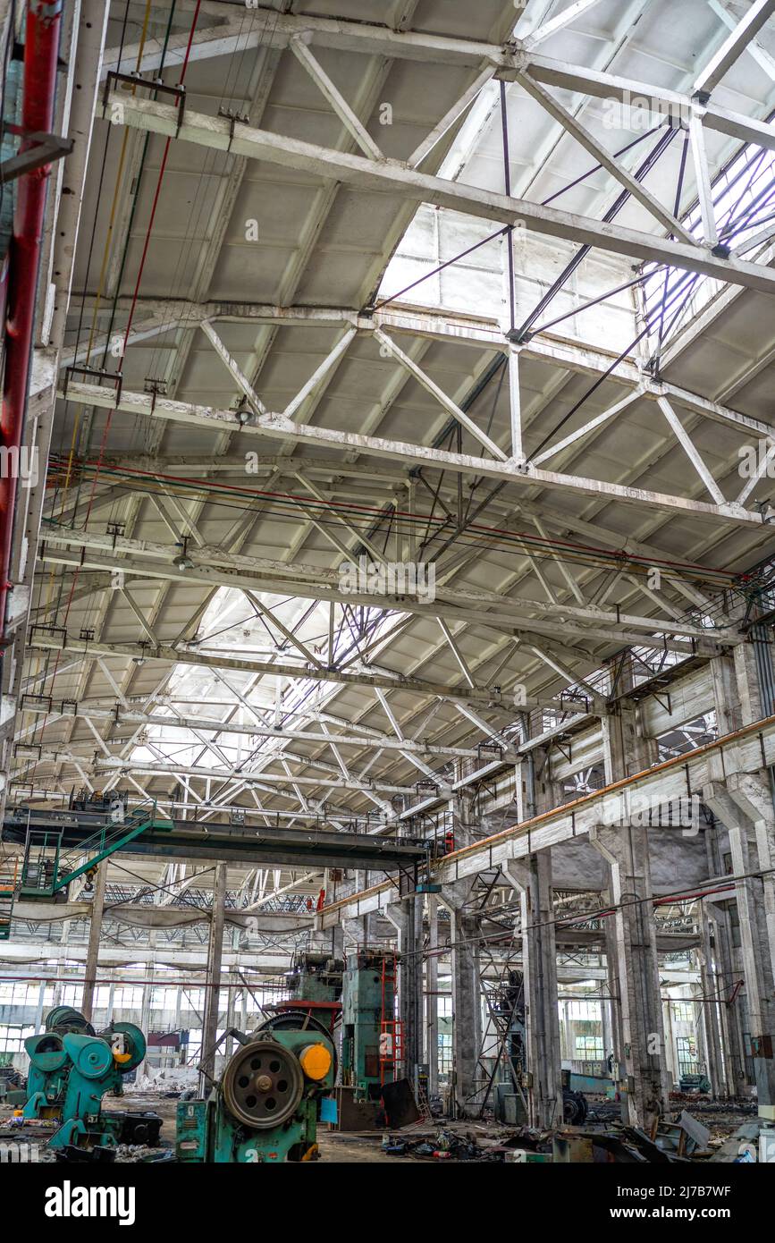 An abandoned steel frame structure automobile production workshop Stock ...