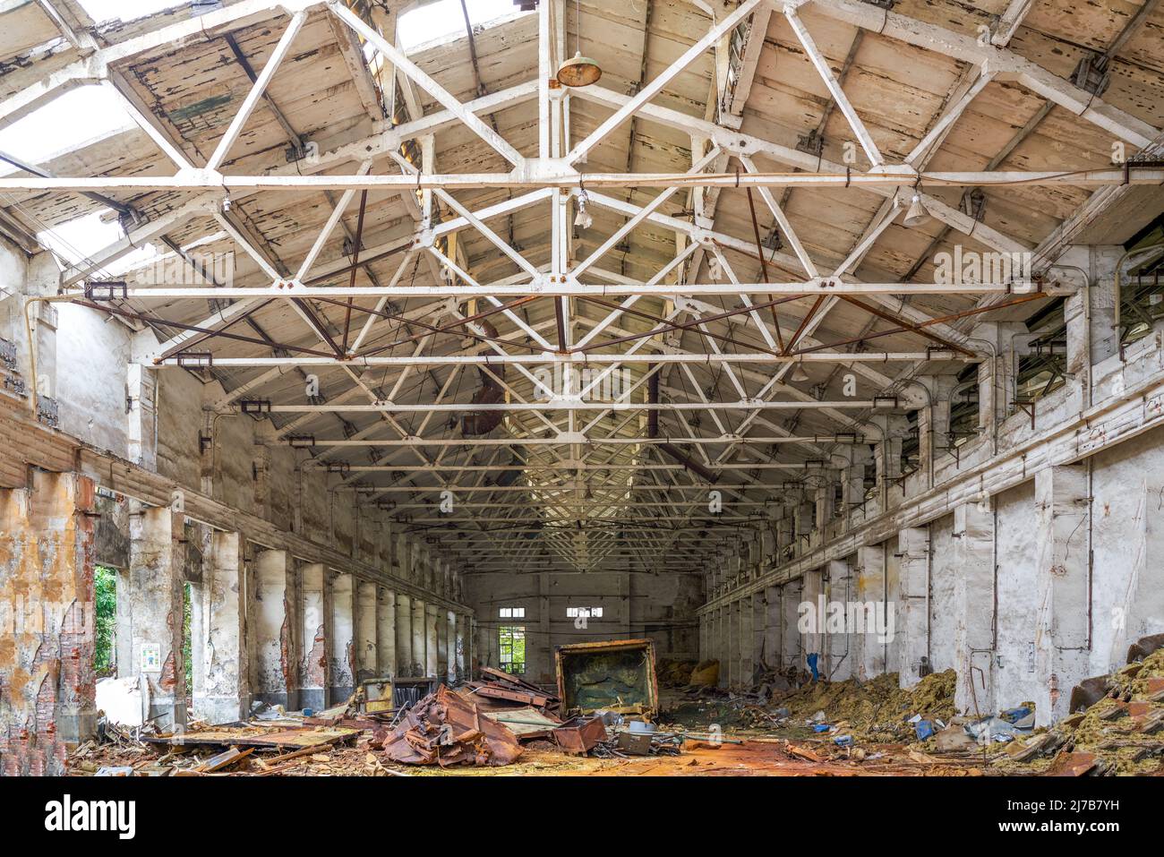 An abandoned steel frame structure automobile production workshop Stock ...