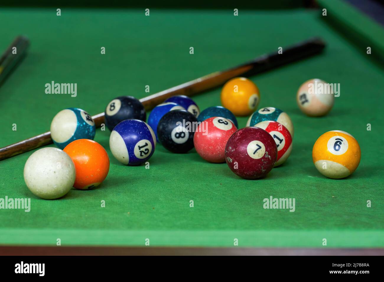 Billiard table wooden cues hi-res stock photography and images - Alamy