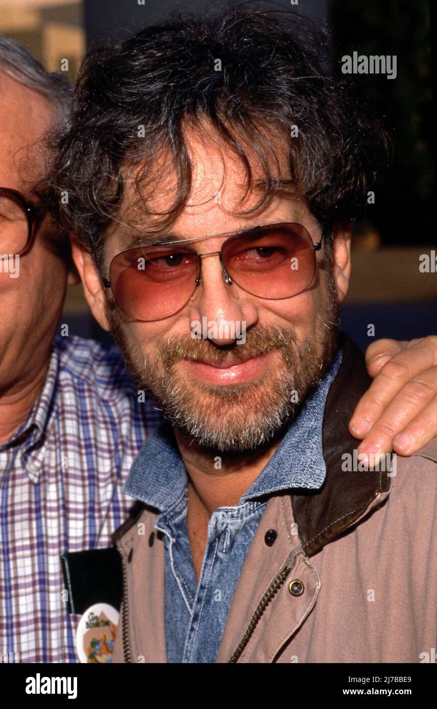 Steven Spileberg at the Premiere of "The Land Before Time" - November ...