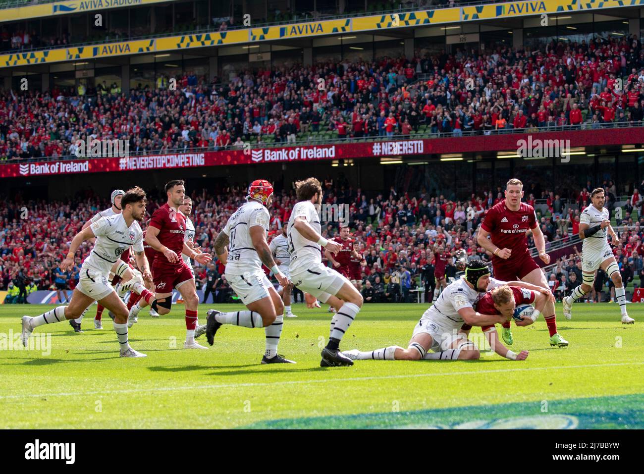 Mike Haley of Munster scores a try during the Heineken Champions Cup ...