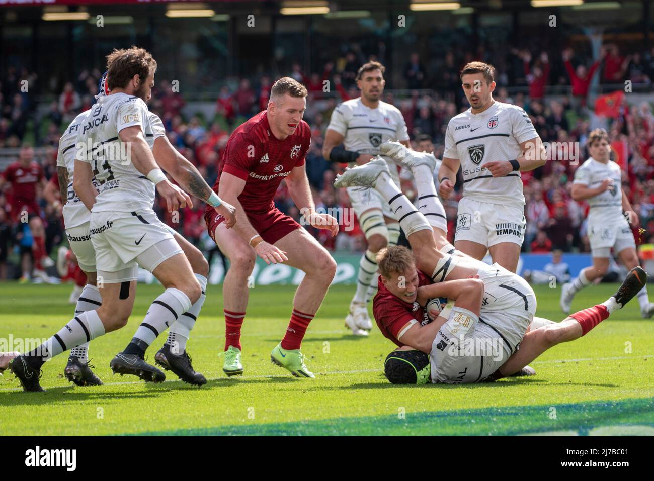 Mike Haley of Munster scores a try during the Heineken Champions Cup ...