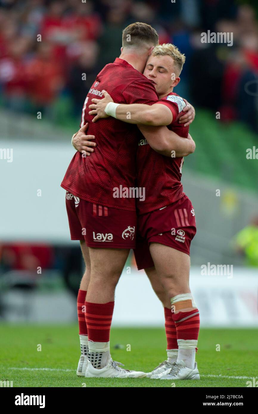 Josh Wycherley of Munster and Craig Casey of Munster dejected after the ...