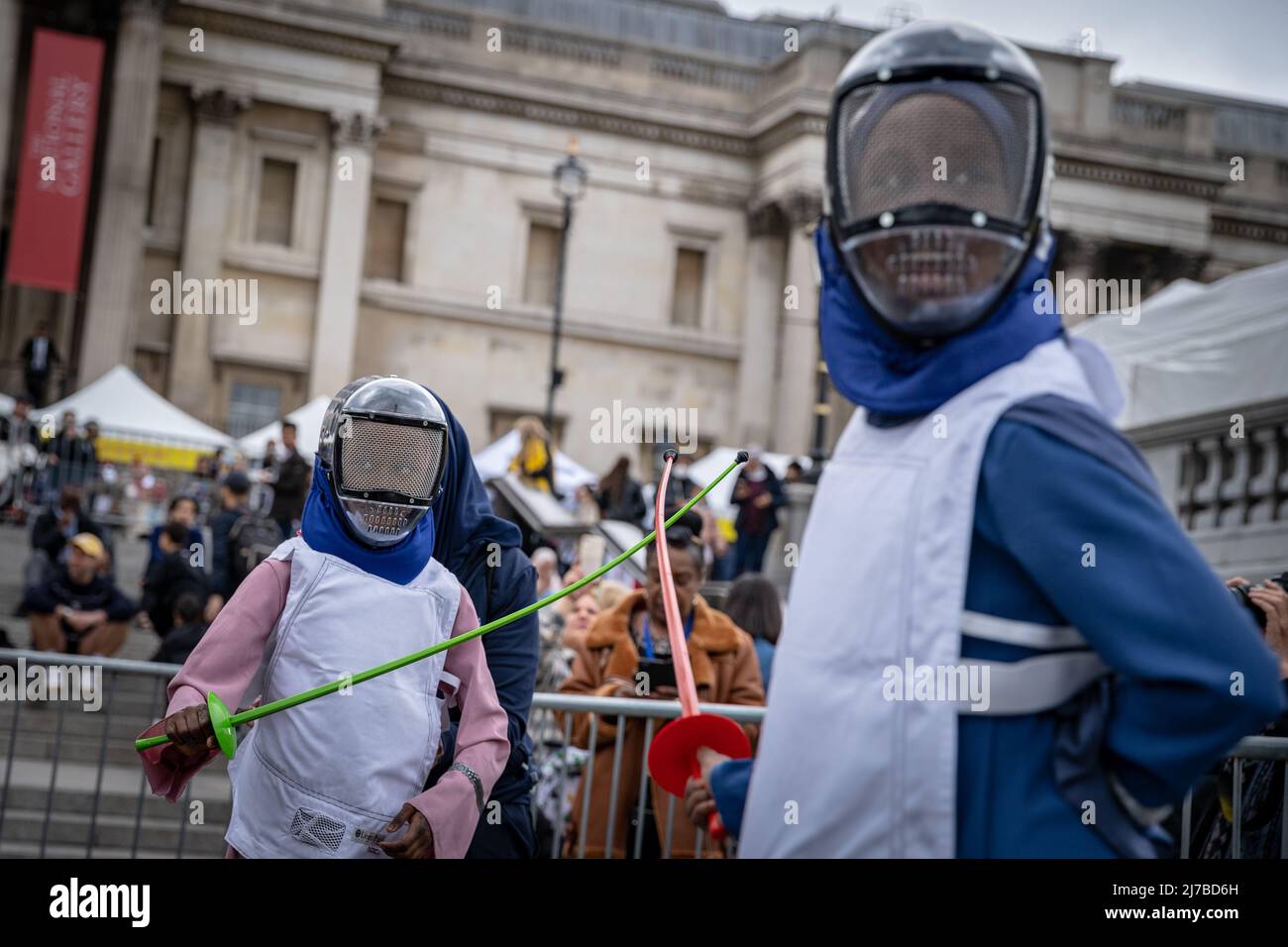 Muslim girls fencing hi-res stock photography and images - Alamy
