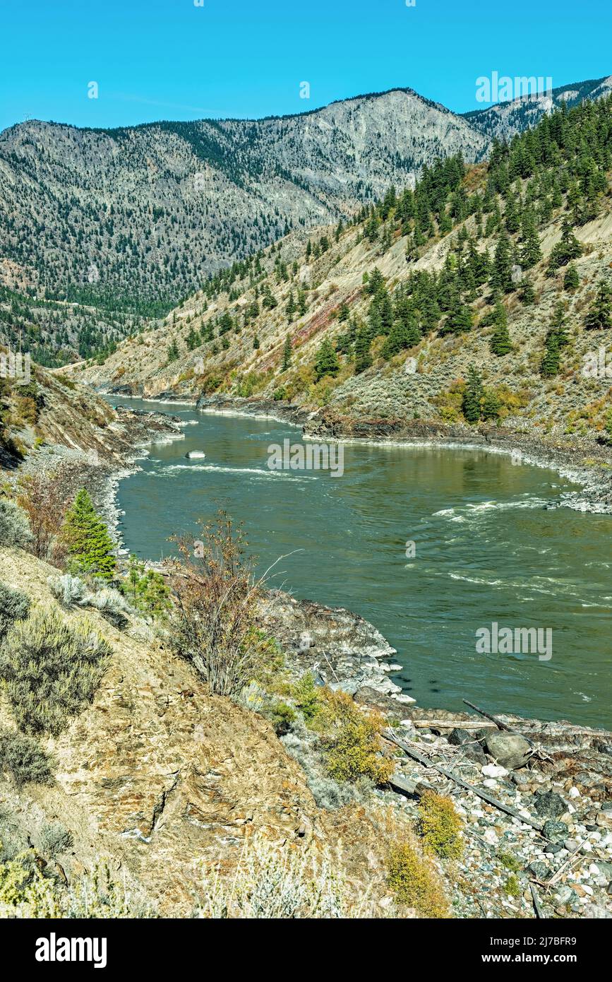 Mountains and lillooet river hi-res stock photography and images - Alamy