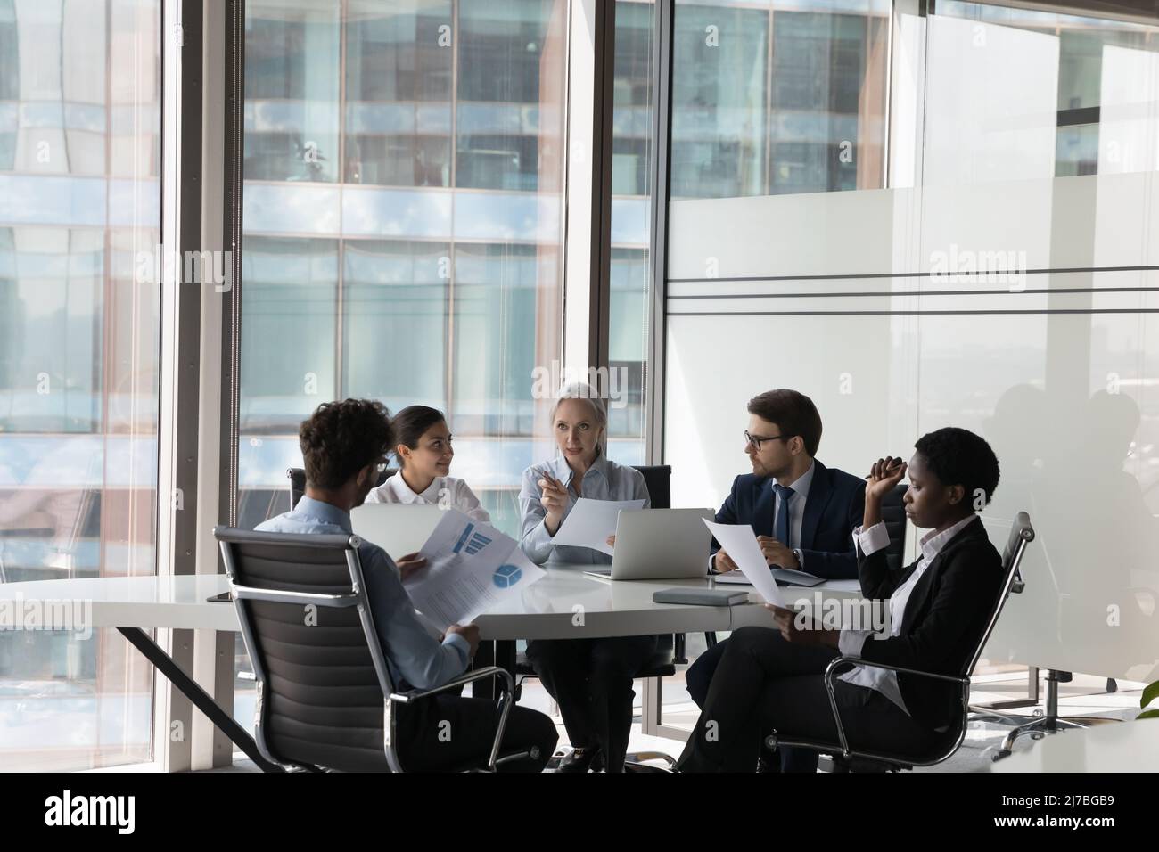 Staff instructing hi-res stock photography and images - Alamy