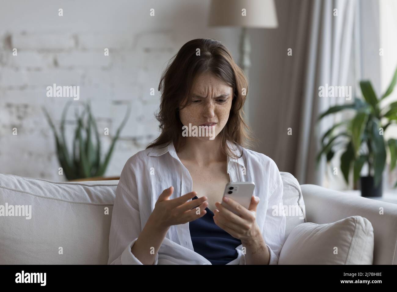 Annoyed grimace hi-res stock photography and images - Alamy