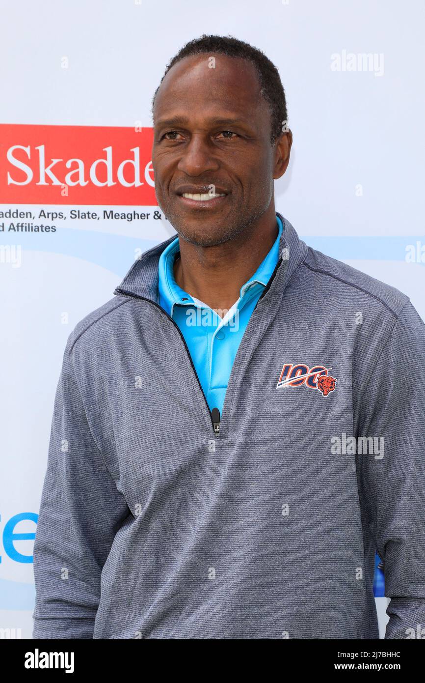 LOS ANGELES - MAY 2: Willie Gault at the George Lopez Foundation's 15th ...