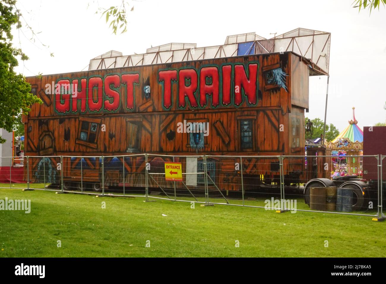 Fun fair in Roe Green Park, Kingsbury, London, United Kingdom Stock ...