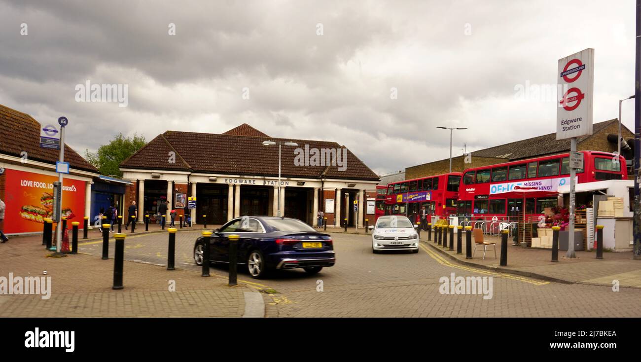 Edgeware train station hi-res stock photography and images - Alamy