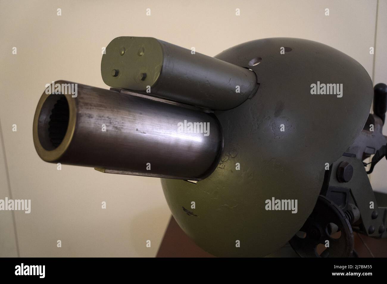 Chain shot cannon hi-res stock photography and images - Alamy