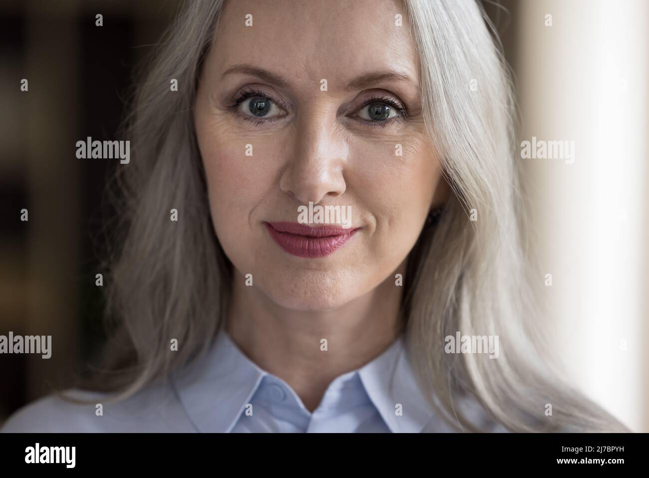 Middle aged woman profile head hi-res stock photography and images - Alamy