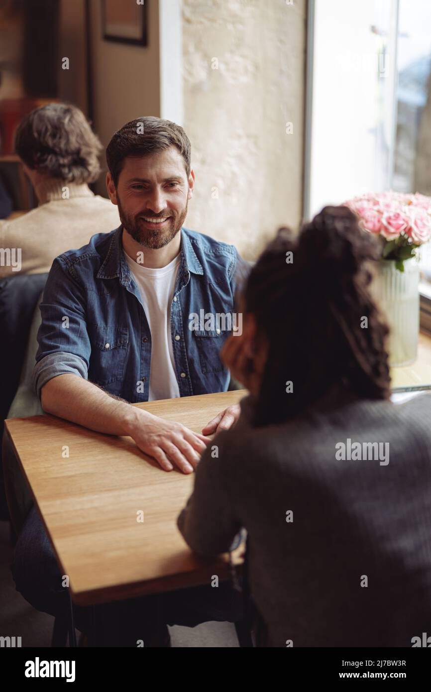 Cafe man talk hi-res stock photography and images - Alamy
